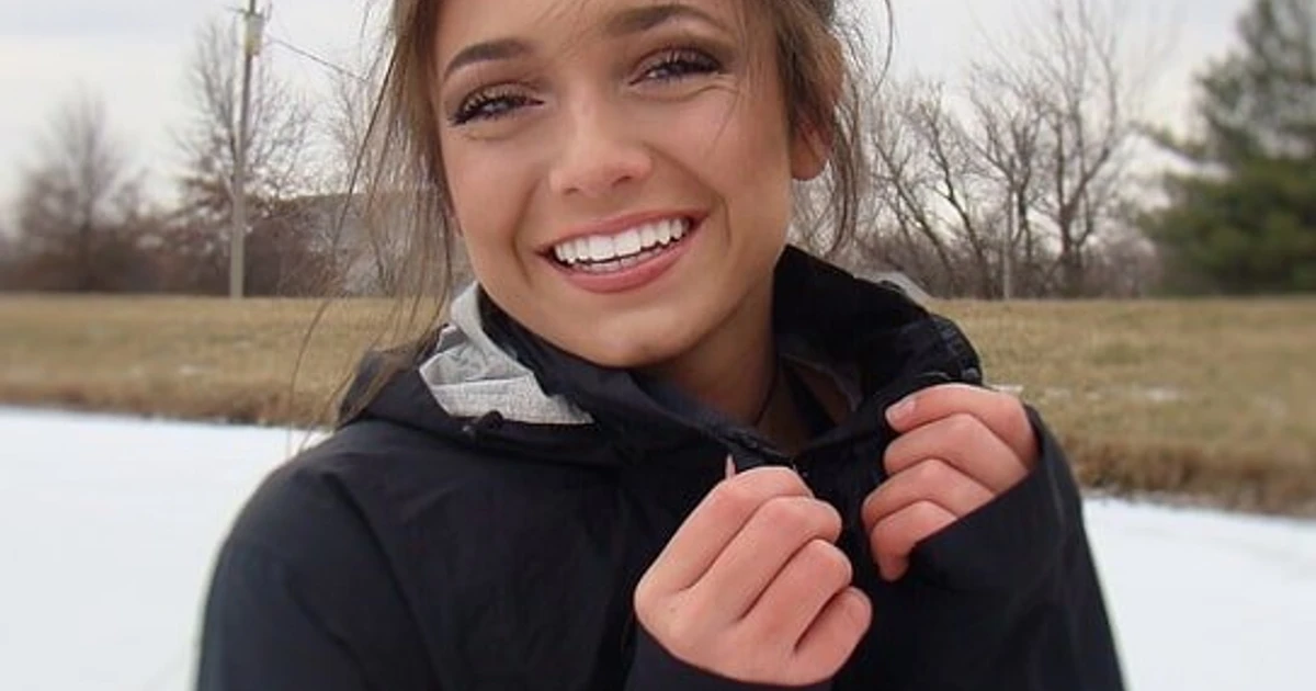 What Is Tabitha Swatosh Age Now And How She Became A Famous Model