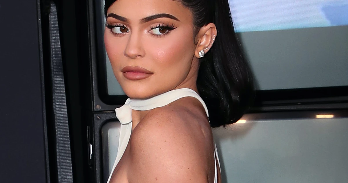 Celebrities Born In August And Their Net Worth - Birthdays In The Limelight
